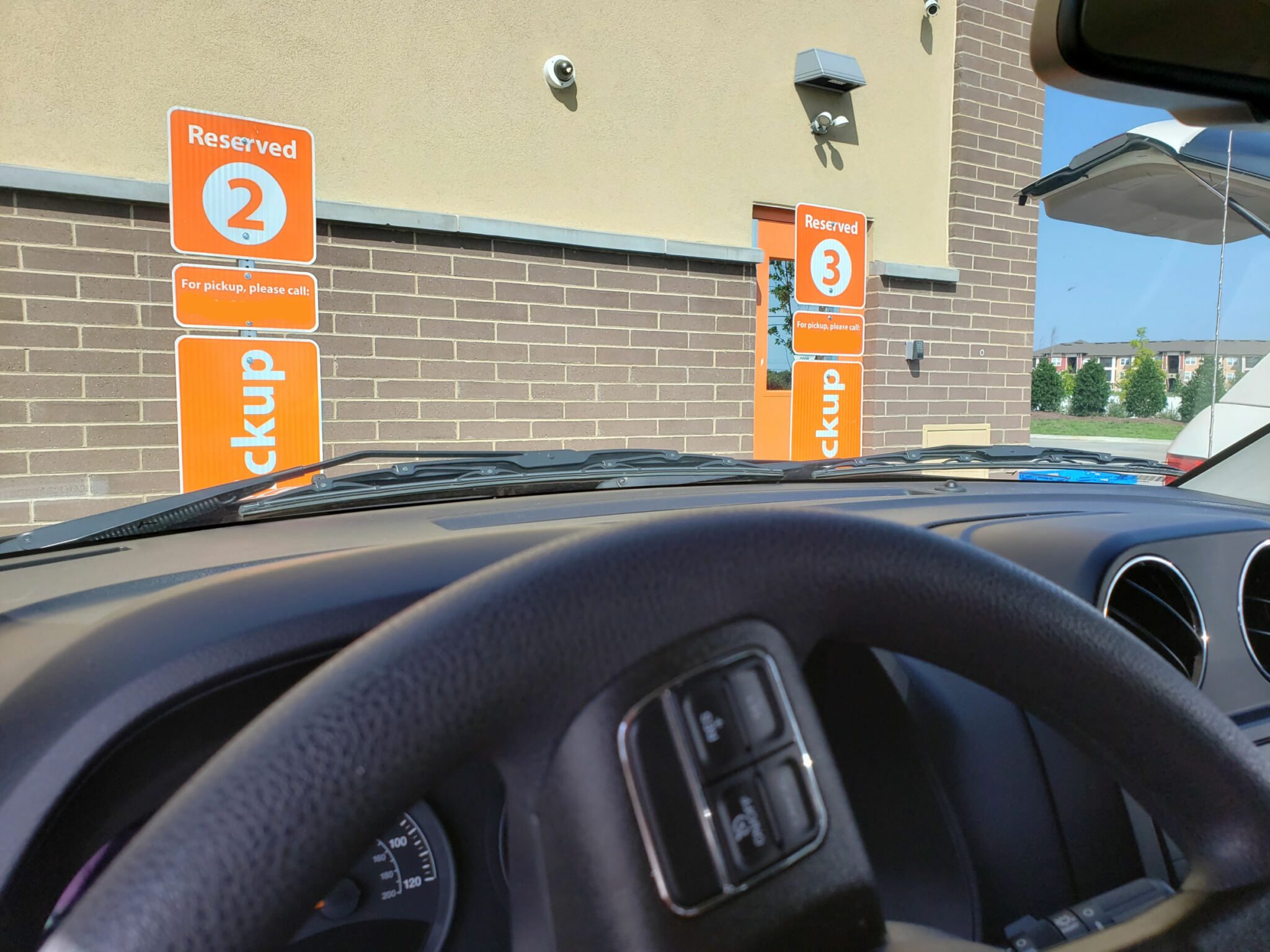 Is Curbside the New Holiday Retail Battleground? - Retail TouchPoints