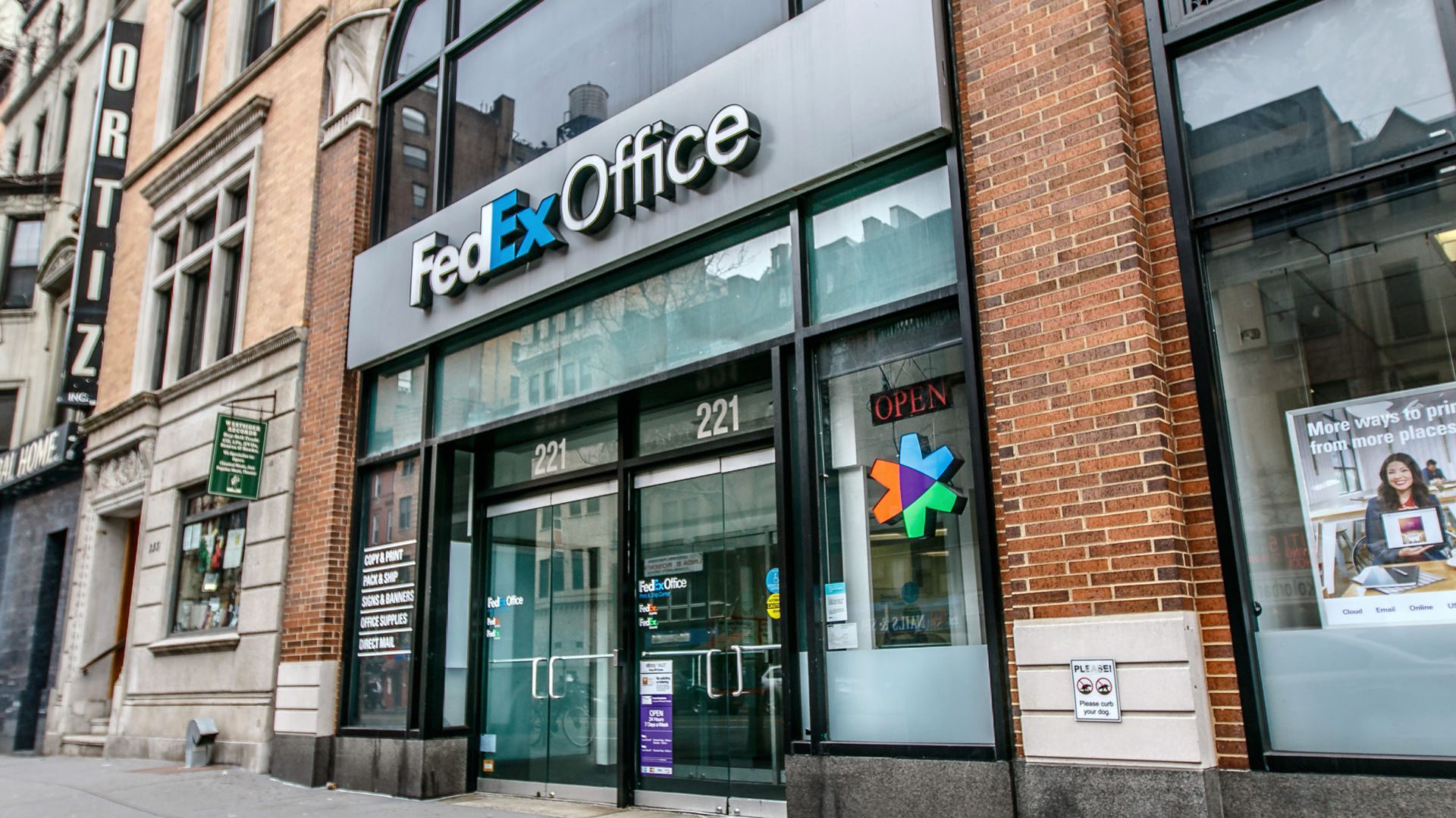 FedEx Office Launches Partnership To Expand Sign Printing Options For ...