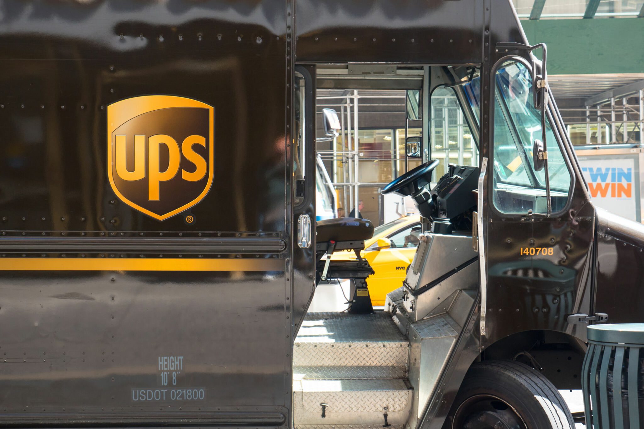 UPS Forecasts 23% Increase in Returns Compared to Peak 2020 Period ...