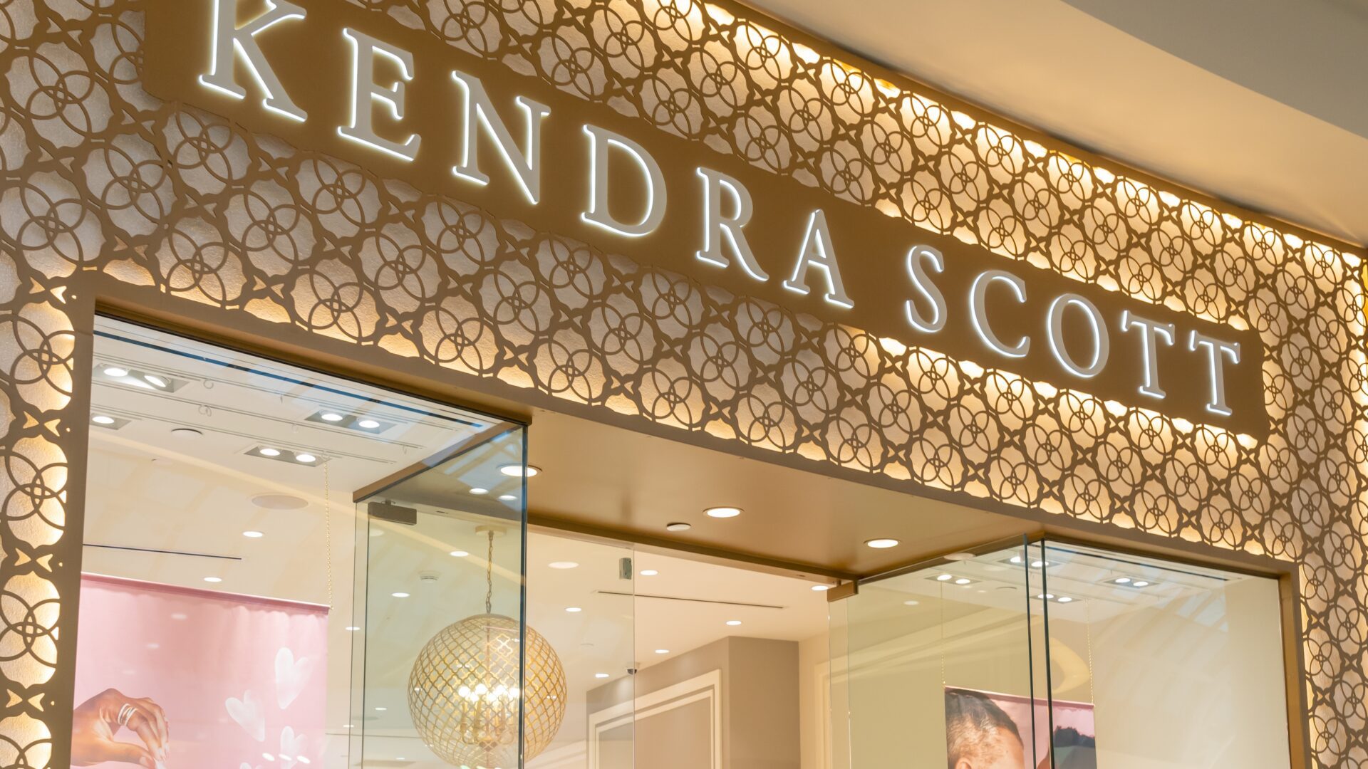 Kendra Scott on Putting Philanthropy First — and How She Will Continue to Empower Women - Retail ...