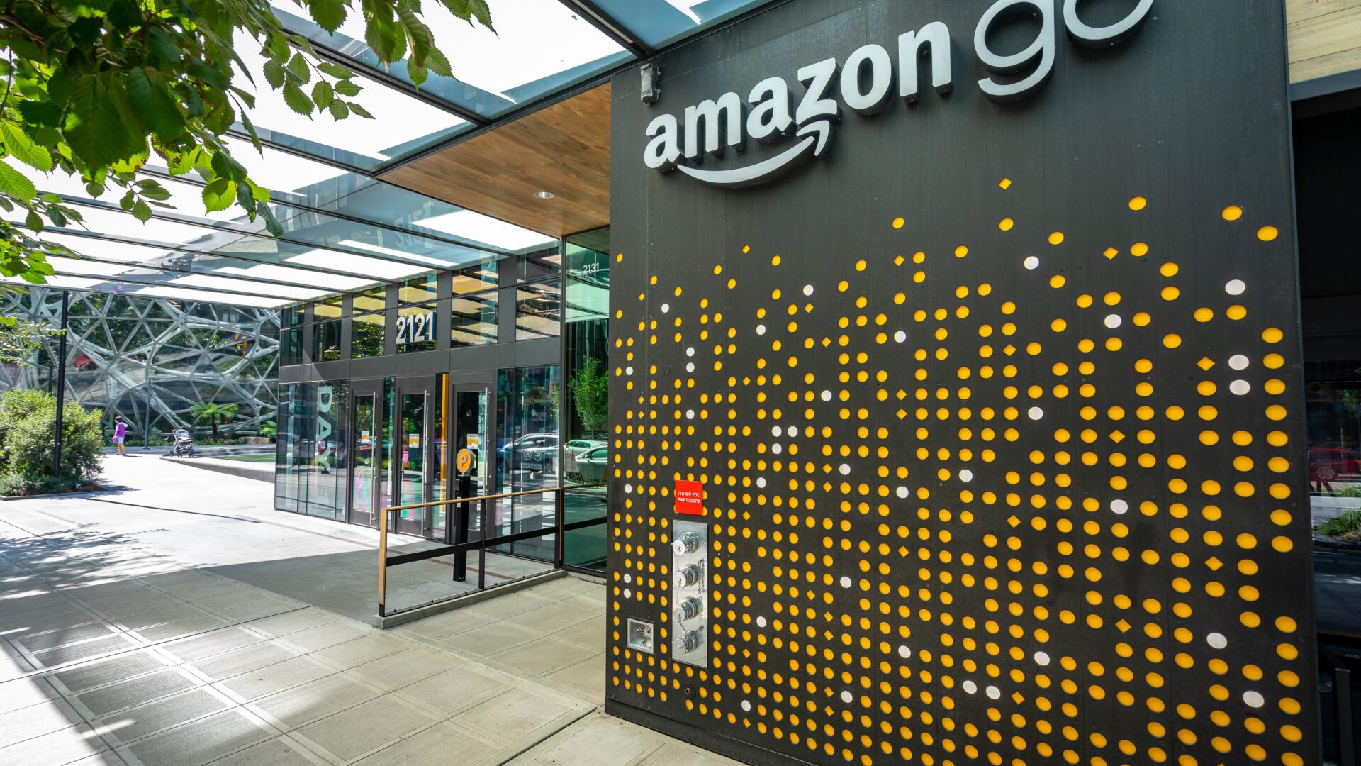 Geekwire: Seattle Amazon Go Store Closes, but 4 Remain Open - Retail ...