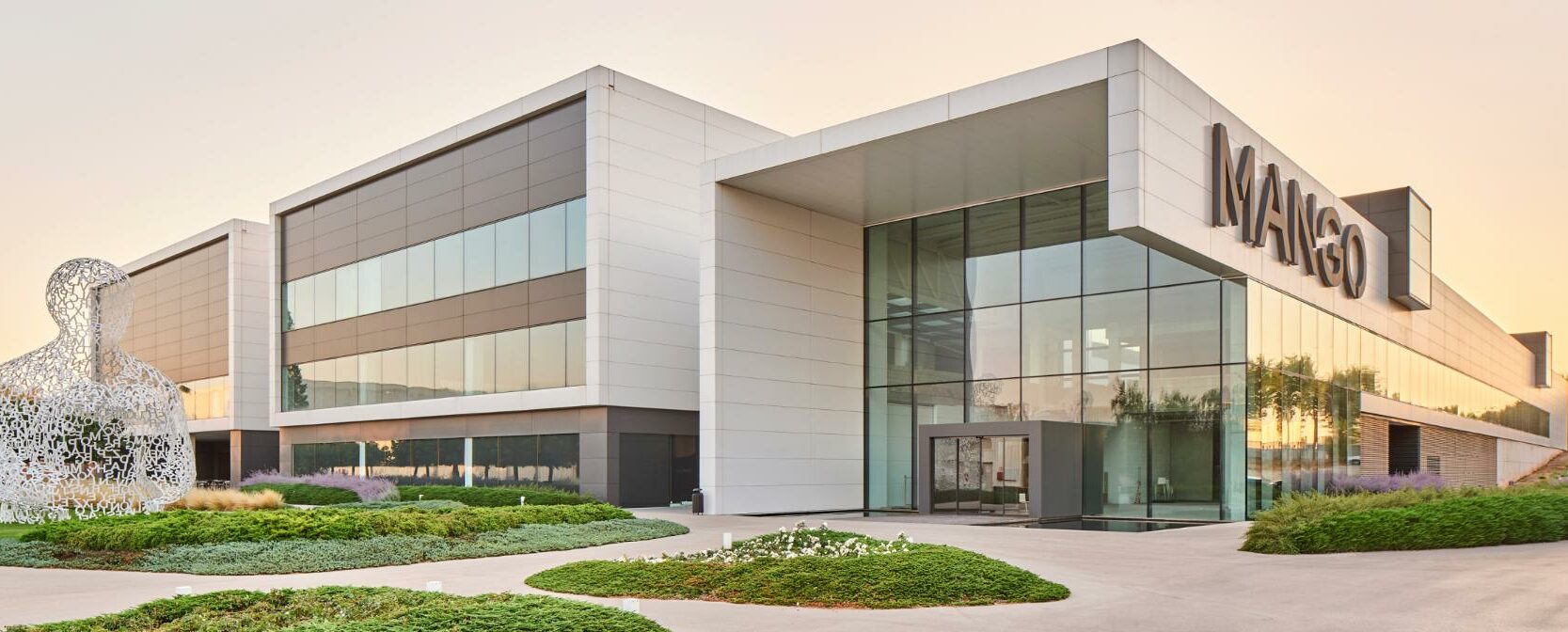 UPDATE: Mango Plans to Open 500 Stores Worldwide by 2026 Under New ...