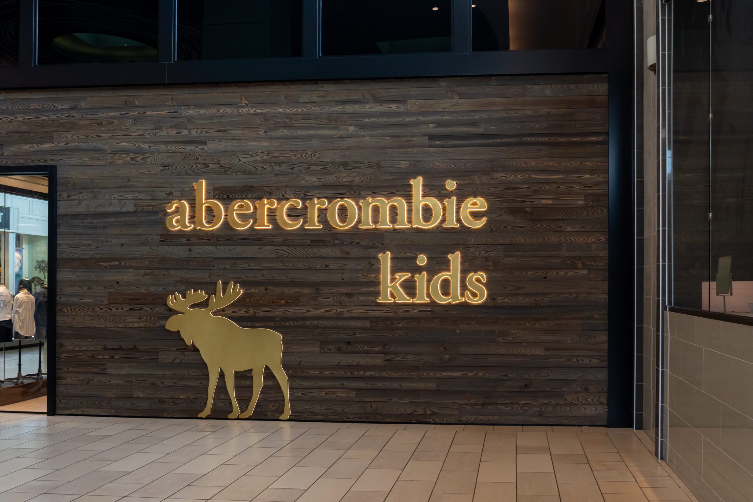 Abercrombie Kids Logo File:Abercrombie Kids Toronto Eaton Centre.jpg