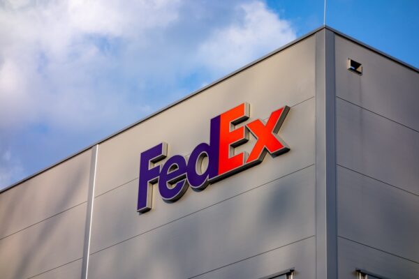 FedEx Launches Returns Service with 3,000 Dropoff Locations – RetailWit