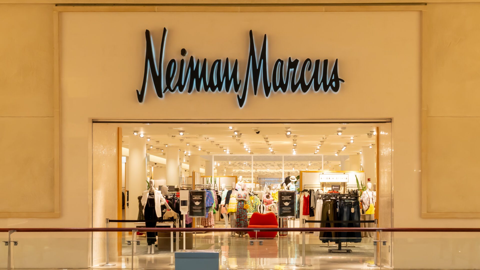 Saks Global Files for Bankruptcy, Names Former Neiman Marcus Chief as ...